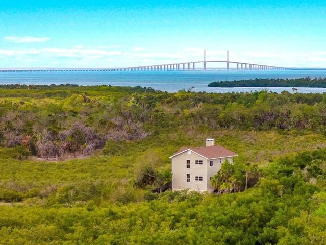 7325 Holly Rd, Terra Ceia, FL 34250