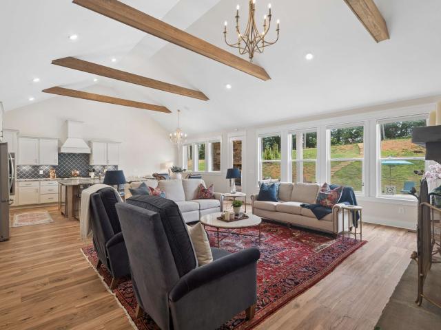 7327 Buckhorn Ct