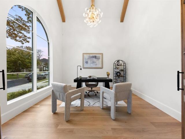 7327 Casa Loma Avenue