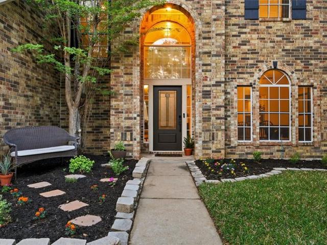 7328 Cross Keys Dr, North Richland Hills, TX 76182