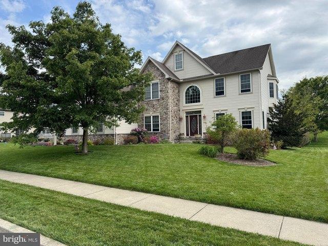 7329 Cobblestone Dr, Harrisburg, PA 17112