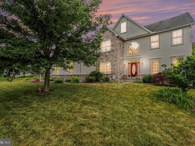 7329 Cobblestone Dr, Harrisburg, PA 17112