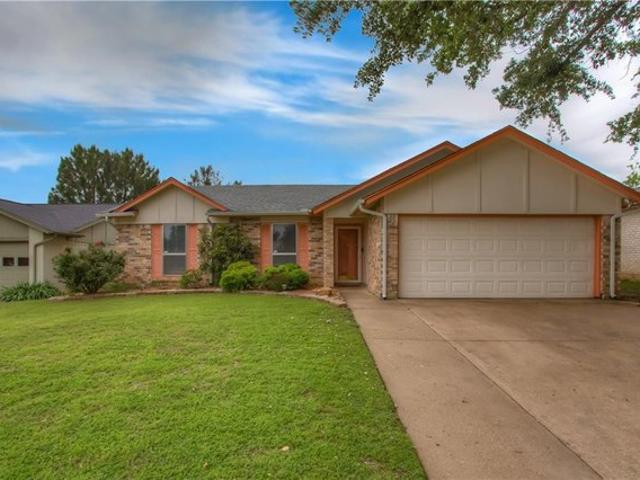 7329 Southridge Trl, Fort Worth, TX 76133