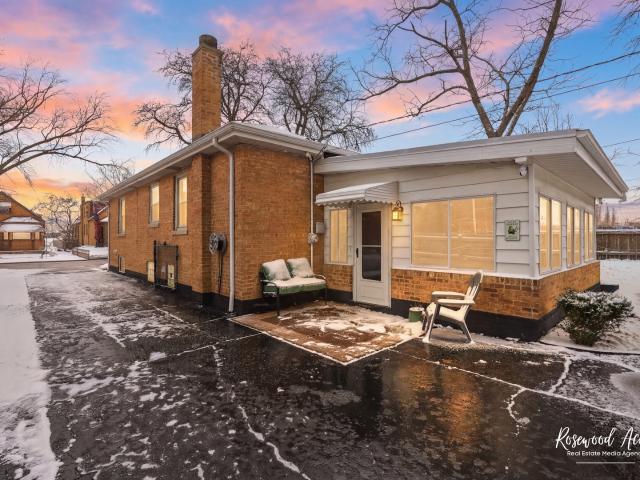 7329 W 55th Place