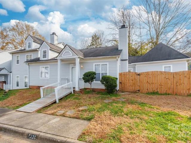 7320 Meadow Glen Dr, Mint Hill, NC 28227