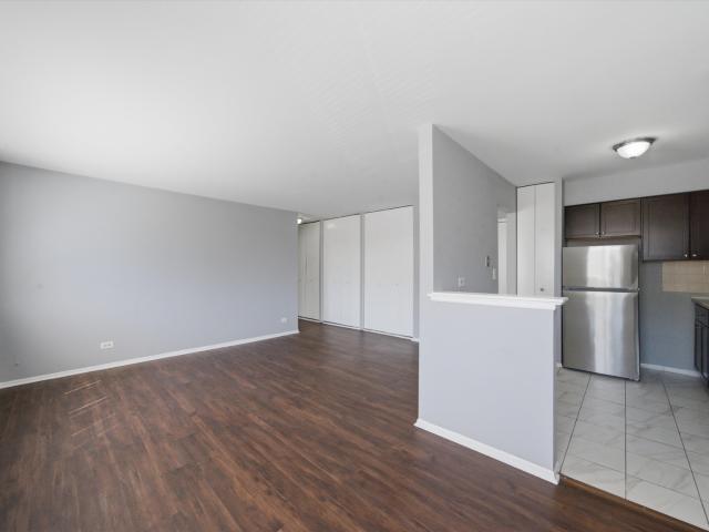 7320 N Rogers Avenue # 210