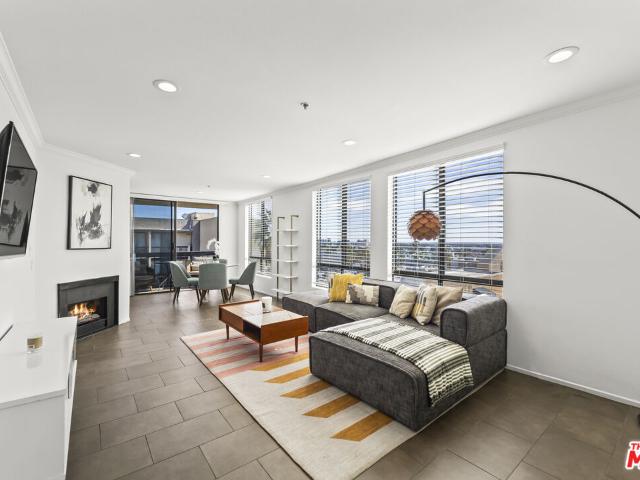 7320 Hawthorn Ave, Unit 401, Los Angeles, CA 90046 | MLS #26655 | Compass