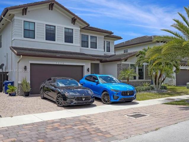 7320 163rd Ave SW, Miami, FL 33193