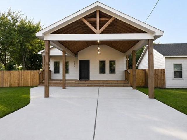 7321 Elbert St, Houston, TX 77028
