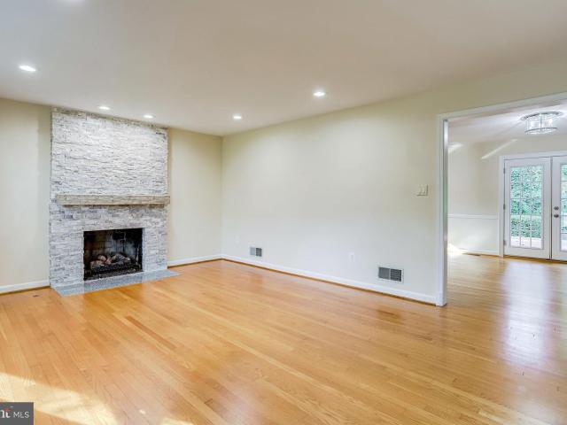 7321 Reddfield Court, Falls Church, US, VA