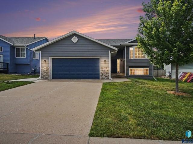 7321 W 51st St, Sioux Falls, SD 57106