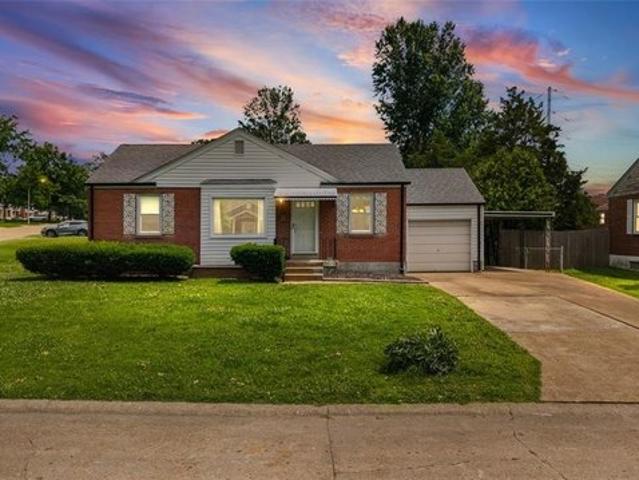 7322 Parkwood Dr, Saint Louis, MO 63116