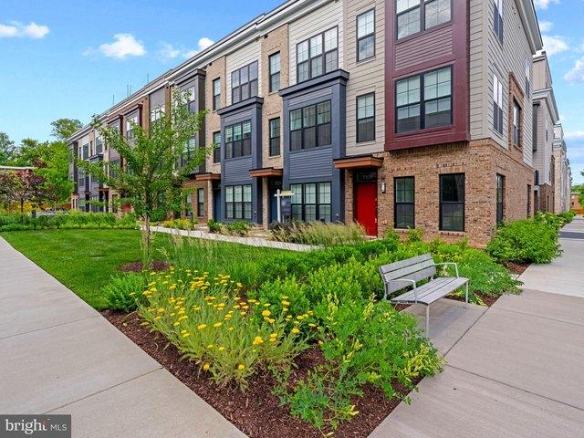 7323 Blade Dr, Falls Church, VA 22042