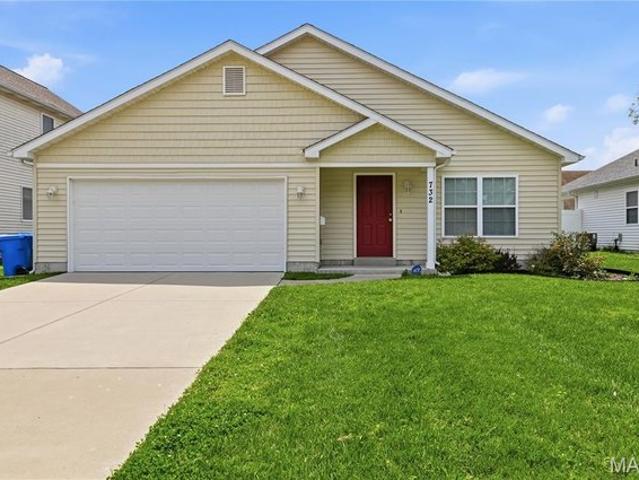 732 Charbonier Rd, Florissant, MO 63031