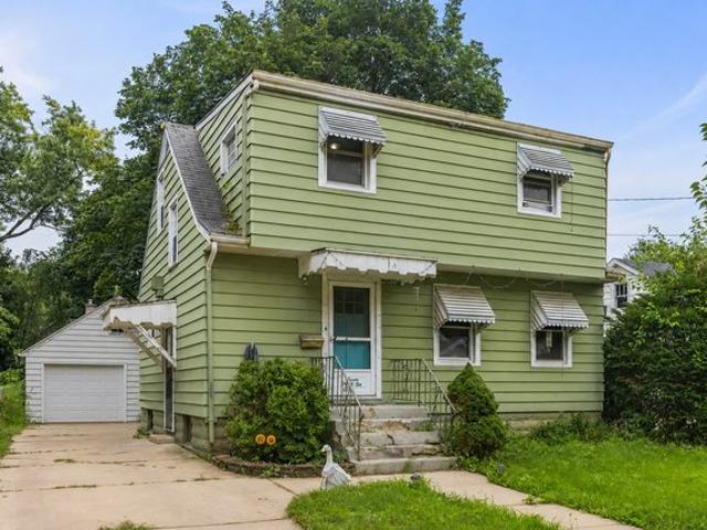 732 Bangs St, Aurora, IL 60505