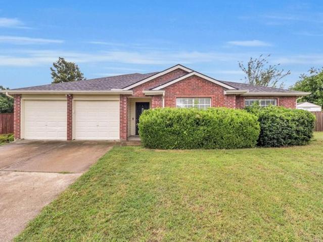 732 Bluebonnet Dr, Cedar Hill, TX 75104