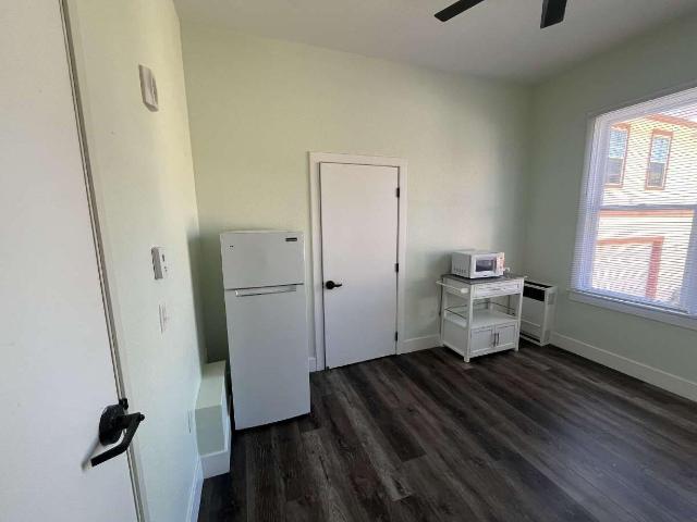 732 E. Santa Clara St. Studio Apartment for Rent at 732 E Santa Clara St, Ventura, CA 93001