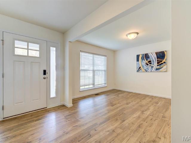732 Fox Crk Dr, Fenton, MO 63026 | MLS #26021