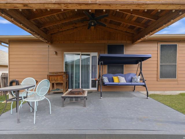 732 Hollow Ridge, Schertz, TX 78108 | MLS #1947