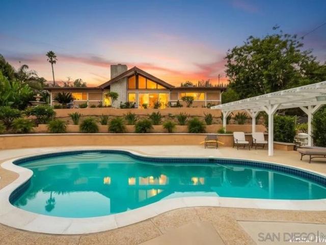 732 Hamilton Ln, Fallbrook, CA 92028