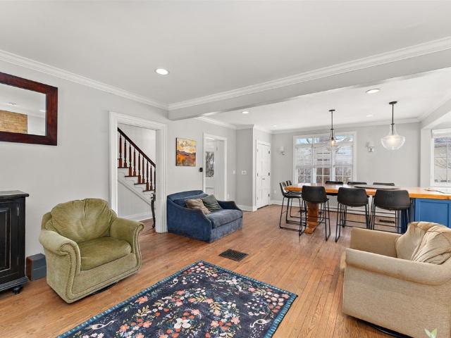 732 Orchard Terrace