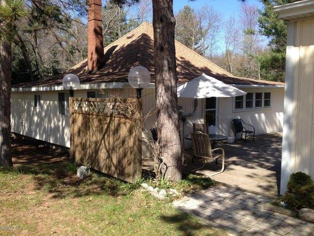 732 N 22nd Ave, Mears, MI 49436