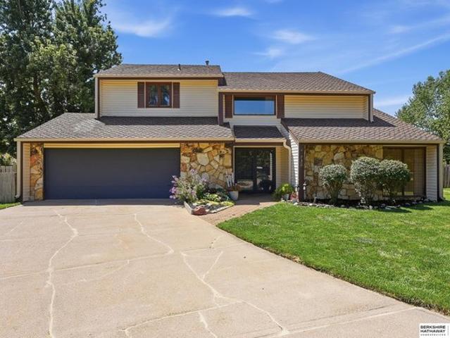 732 S 153rd Cir, Omaha, NE 68154