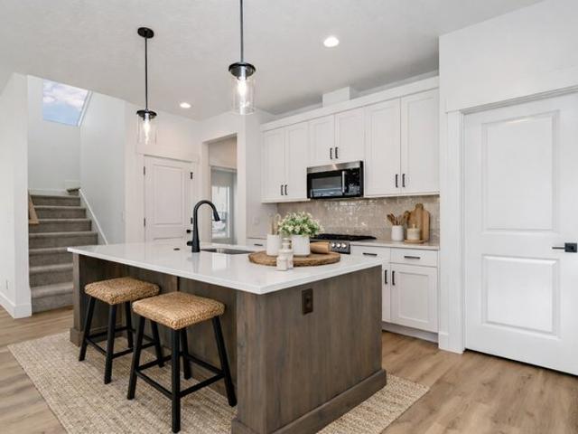 732 S Calhoun Ln, Star, ID 83669