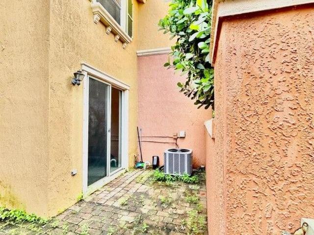 732 SW 106th Avenue, Hollywood, US, FL