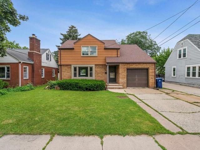 732 Tayco St, Menasha, WI 54952