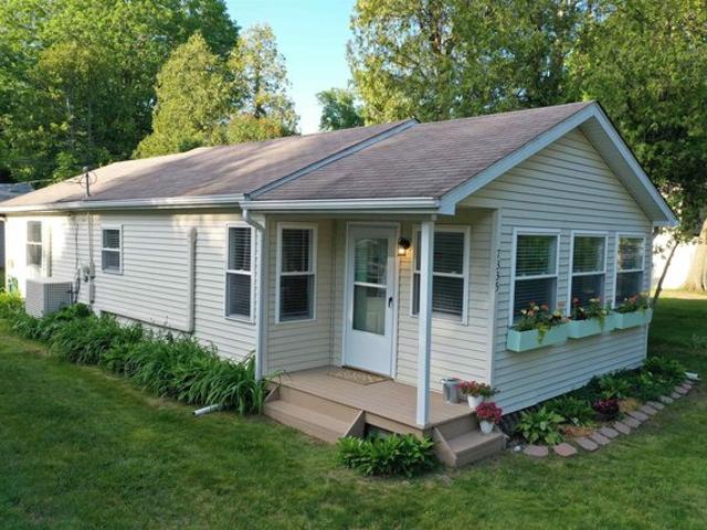 7335 Laurel Rd, Lexington Heights, MI 48450