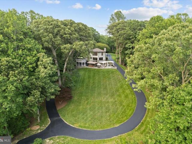 7335 Perry Lane