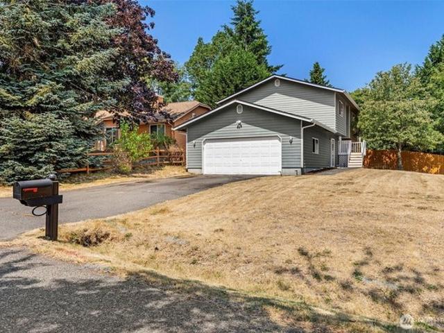 7337 E Patricia St, Port Orchard, WA 98366