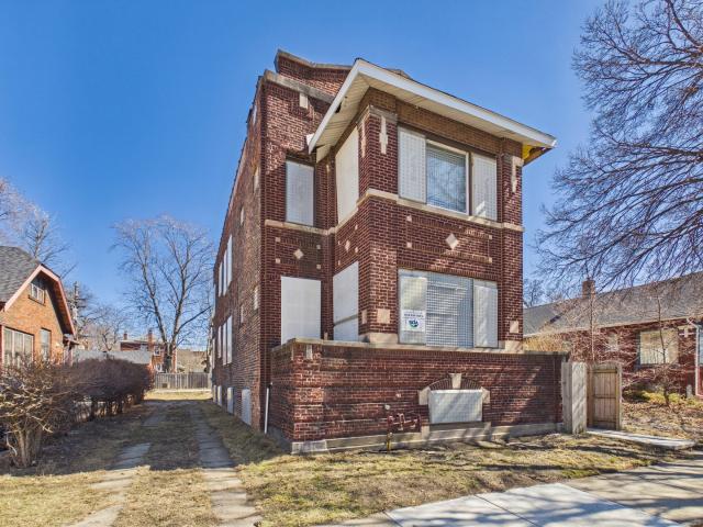 7339 S Bennett Ave, Chicago, IL 60649 | Compass