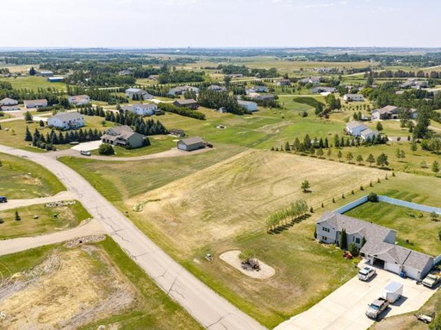 7330 Runnel Rd, Bismarck, ND 58503