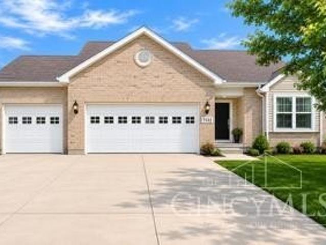 7332 Country Walk Dr, Franklin, OH 45005