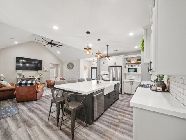 7332 Kurt Drive