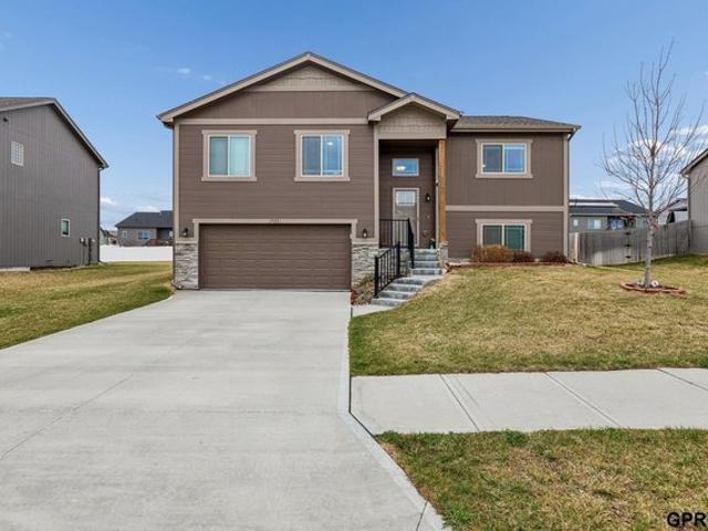 7333 N 166th St, Bennington, NE 68007