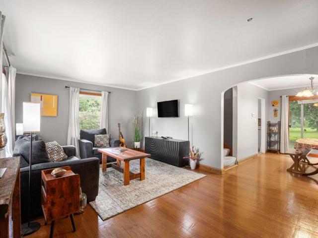 7333 N Green Bay Ave, Glendale, WI 53209