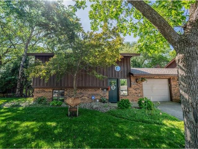 733 11th St NW, Willmar, MN 56201
