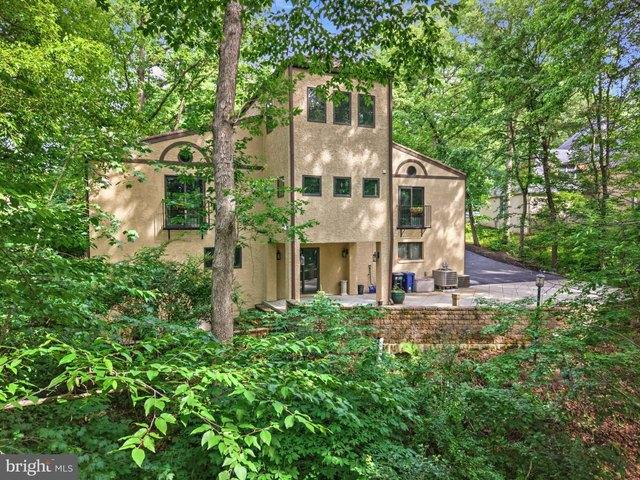 733 Cornelia Pl, Philadelphia, PA 19118