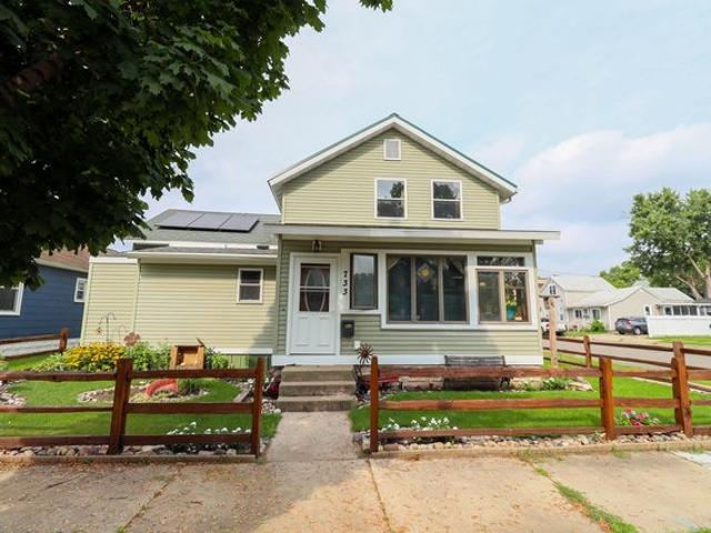 733 Caledonia St, La Crosse, WI 54603