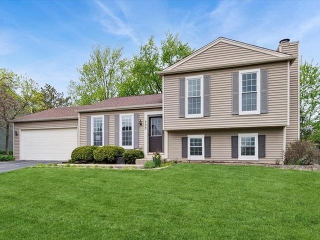 733 Cypress Ln, Carol Stream, IL 60188