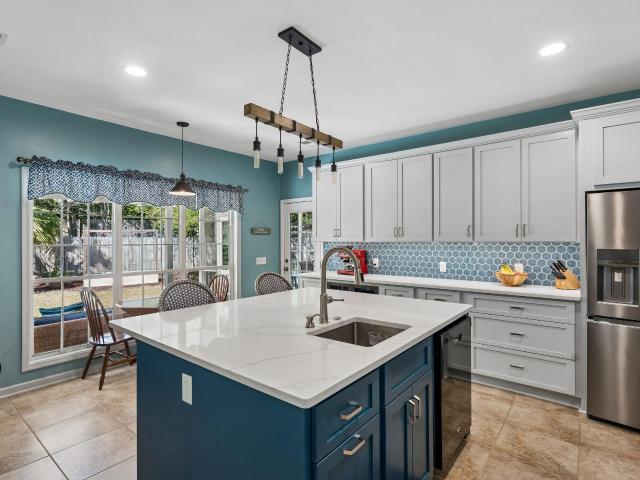 733 Ginglis Way