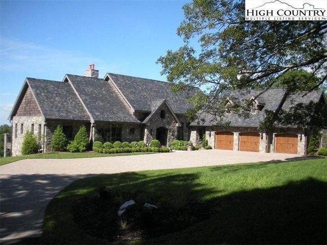 733 Dogwood Ln, Blowing Rock, NC 28605