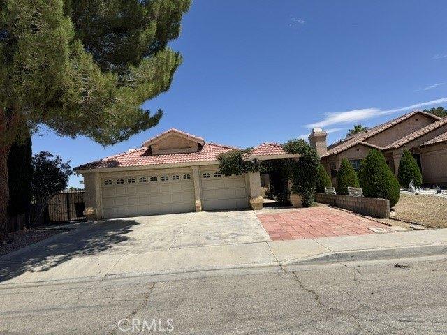 733 E Avenue J12, Lancaster, CA 93535