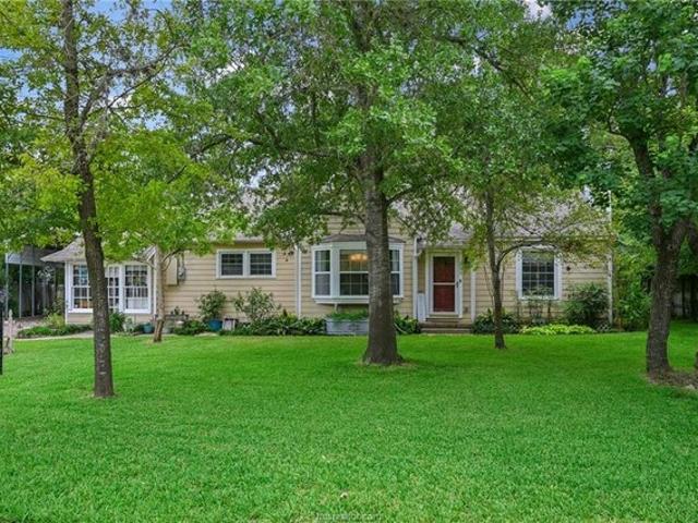 733 Eagle Pass St, Bryan, TX 77802