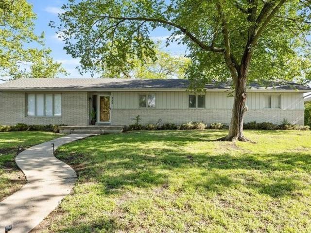 733 Fairway Ln, Fort Scott, KS 66701