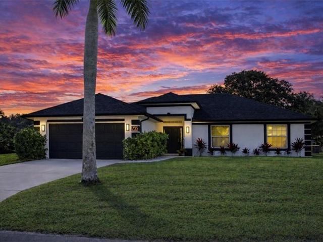 733 Hall Ave, Sebastian, FL 32958