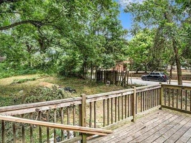733 Hamilton E Holmes Drive NW